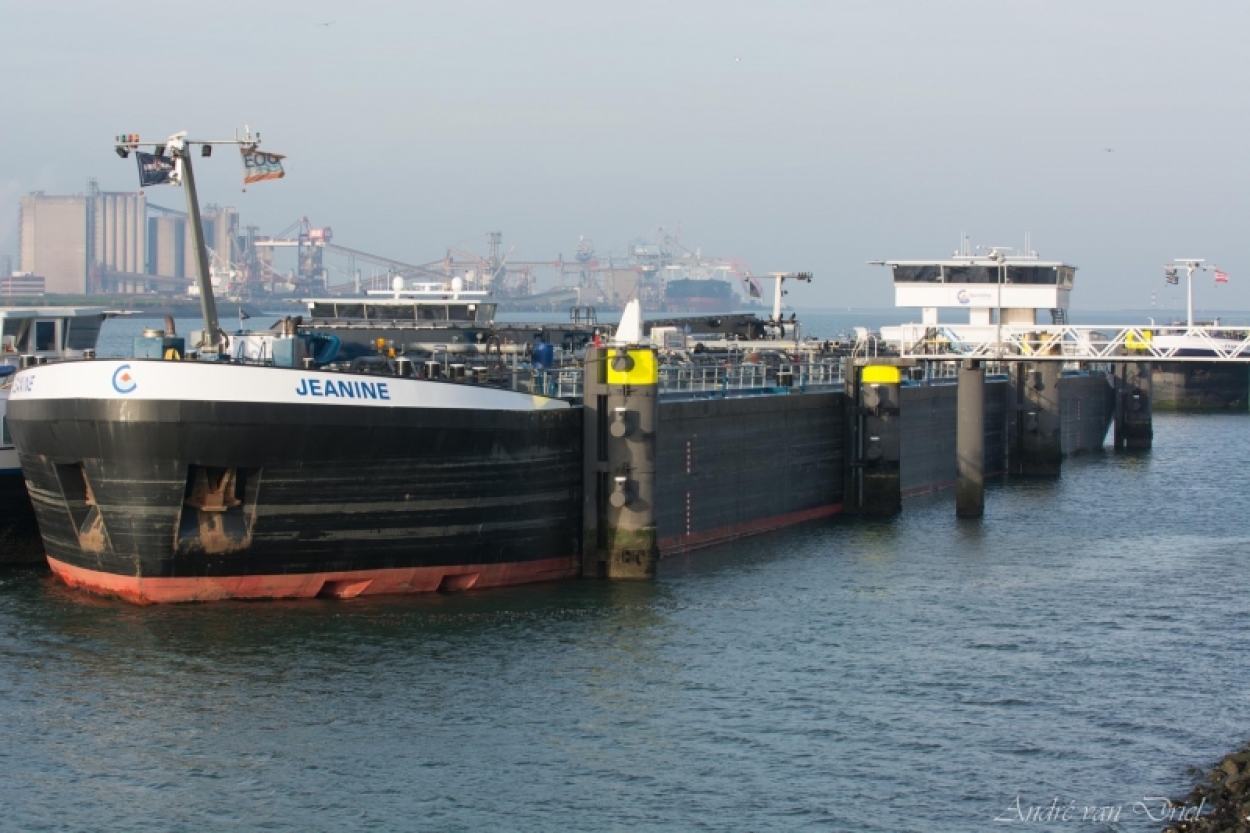 Tankschiff - Informatie over binnenvaartschepen - Welt der ...